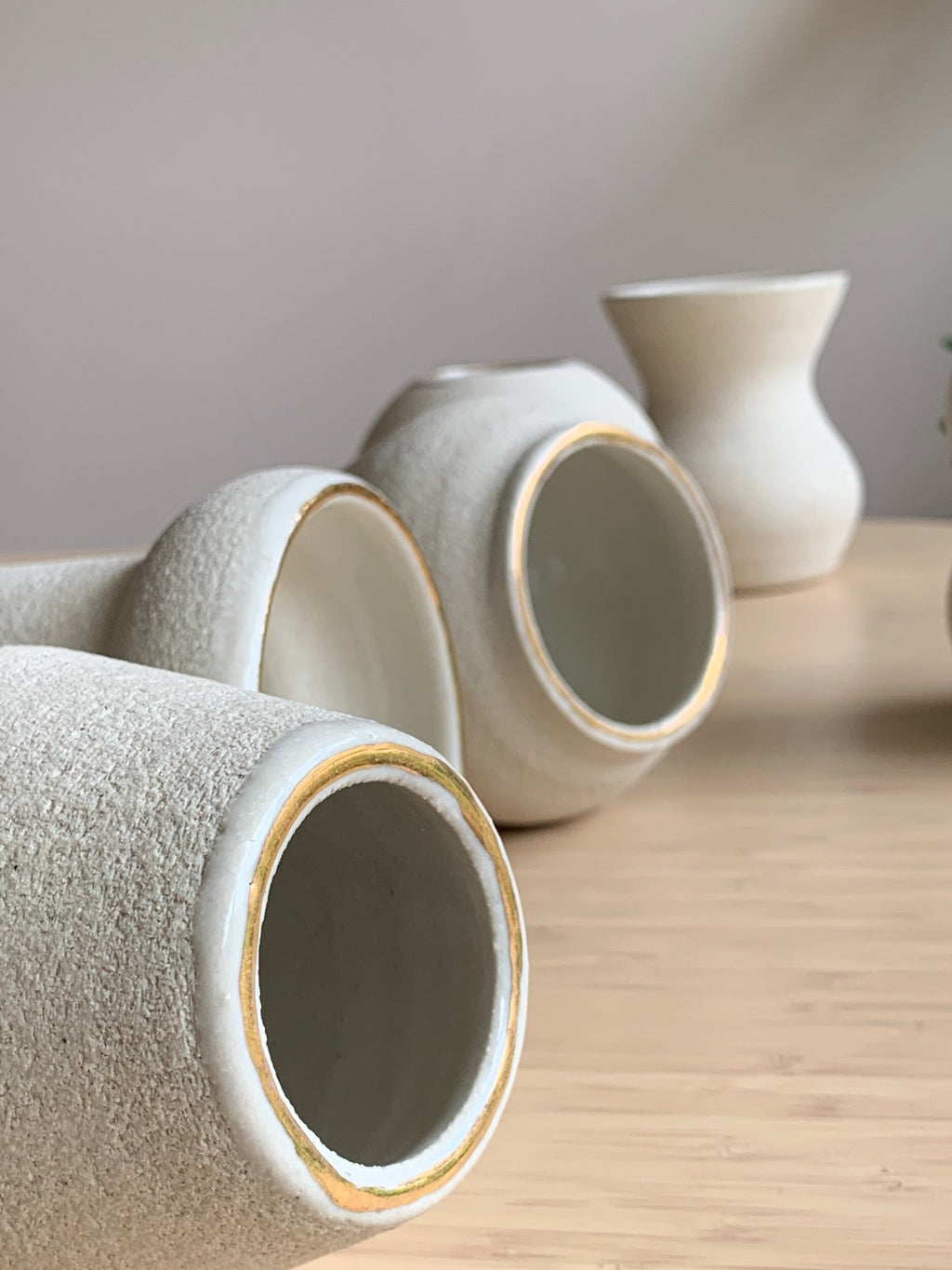 White textured vase with gold – Adele Macer Ceramics
